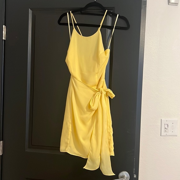 Naked Zebra | Dresses | Yellow Paper Dolls Dress | Poshmark